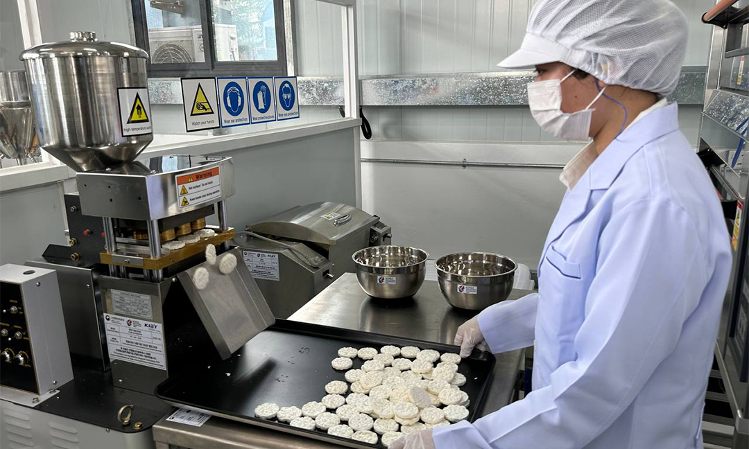 ធនាគារ ចិន ICBC ចាប់ដៃ ជាមួយ កម្ពុជា គ្រោង ផ្ដល់ ប្រាក់កម្ចី ដល់ ...