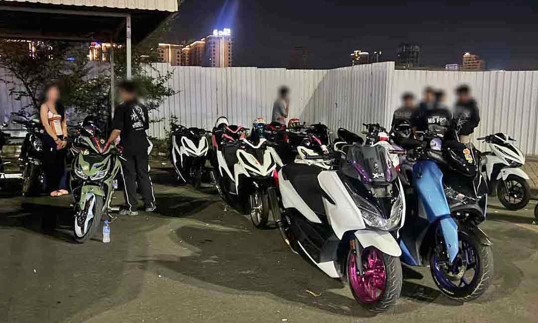 ម៉ូតូបំពាក់ស៊ីមាំងកែច្នៃជាច្រើនគ្រឿង ត្រូវអាវុធហត្ថឃាត់ទុករយៈពេល ៣ ខែ