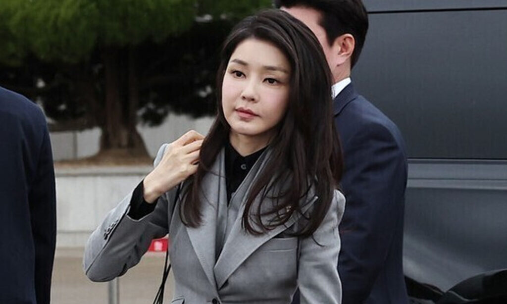 អតីតជំទាវទី១ កូរ៉េខាងត្បូង ជាប់បម្រាមមិនឲ្យចេញពីប្រទេសដាច់ខាត